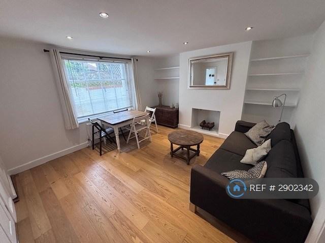 Merton Road, London, SW18 1 bed flat to rent £1,850 pcm £427 pw
