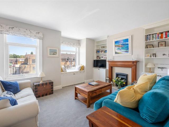 Merton Road, London SW18, 3 bed maisonette to rent, £3,000 pcm | PrimeLocation