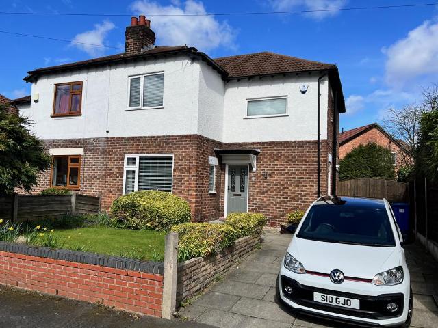 Merton Road, Sale M33 3 bed semi detached house to rent £1,695 pcm £391 pw