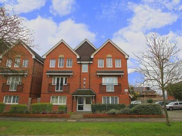 Merton Road, Slough, 2 Bedroom Apartment