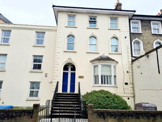 Merton Road SW19, 2 bed flat to rent, £1,900 pcm | PrimeLocation