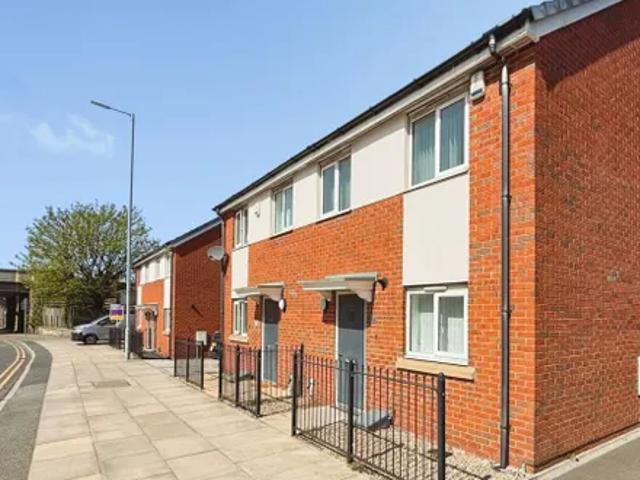 MERTON ROAD/ORIEL ROAD, Merton Road, Sefton, L20 7AT, United Kingdom | 3 bed duplex for rent #167548032 | Rentberry