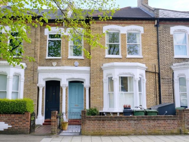 Mervan Road, Brixton, London SW2, 2 bed flat to rent, £2,750 pcm | PrimeLocation
