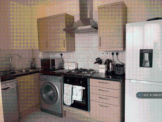 Merbury Close, London SE28, 2 bed flat to rent, £1,650 pcm | PrimeLocation