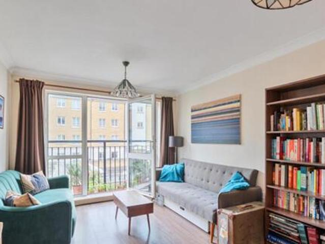 Mercer Court, Candle Street, 2 Bedroom Flat