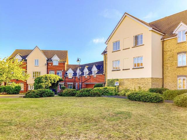 Mercer Close, Larkfield, Aylesford ME20, 2 bed flat to rent, £1,175 pcm | PrimeLocation
