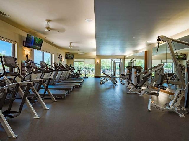 Mercer Crossing Apartments 2 Bedroom Apartment for Rent at 11700 Luna Rd, Farmers Branch, TX 75234