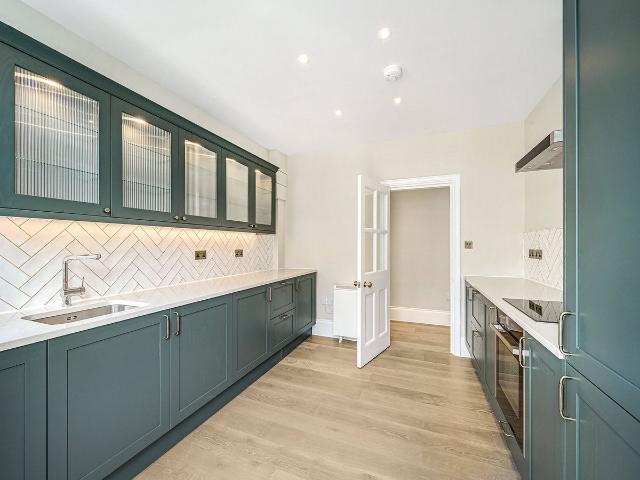 Mercer Street, Covent Garden WC2H, 2 bed flat to rent, £4,073 pcm | PrimeLocation