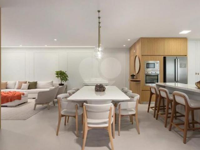 Mercês Apart. Impecavel com 3 suites 2 vagas 151m² privativos