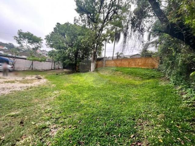 Mercês Terreno próximo ao Parque Barigui ZR1 678,50m²