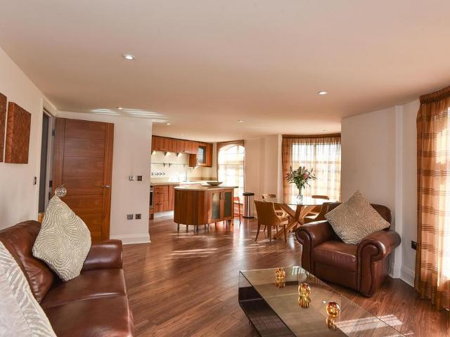 Merchant Place, Merchantgate 2 bed apartment to rent £1,600 pcm £369 pw
