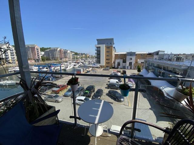 Merchant Square, Bristol, BS20 1 bed apartment to rent £1,050 pcm £242 pw
