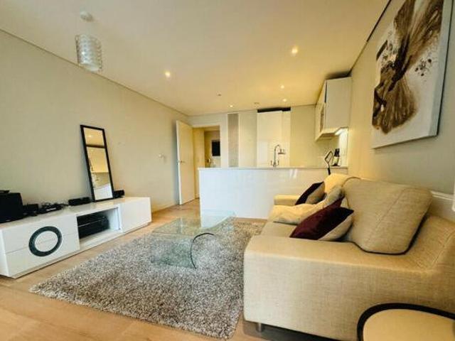 Merchant Square East, London, 2 Bedroom Flat