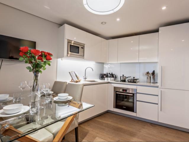 Merchant Square East, London W2 3 bed apartment to rent £4,983 pcm £1,150 pw
