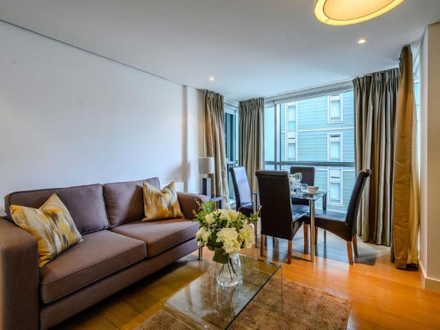 Merchant Square East, London W2 1 bed flat to rent £3,120 pcm £720 pw