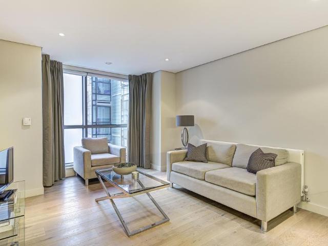 Merchant Square East, London, W2 2 bed apartment to rent £4,247 pcm £980 pw
