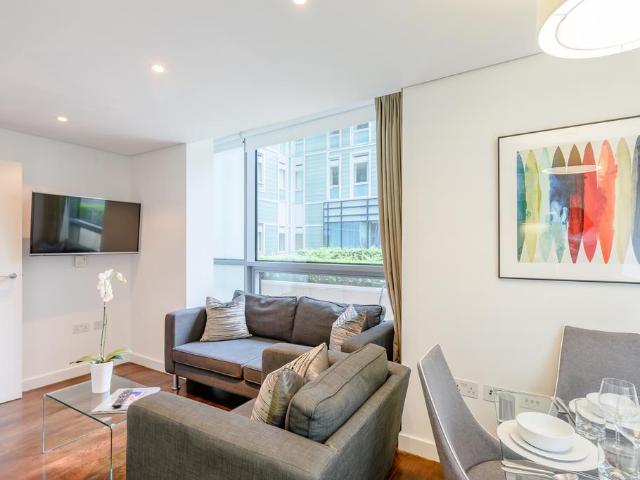 Merchant Square, Paddington, London, W2 3 bed flat to rent £4,767 pcm £1,100 pw