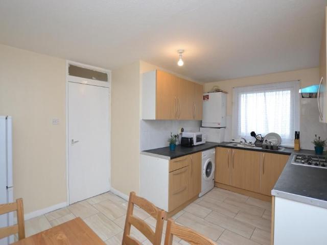 Merchant Street, London E3, 4 bed maisonette to rent, £3,250 pcm | PrimeLocation