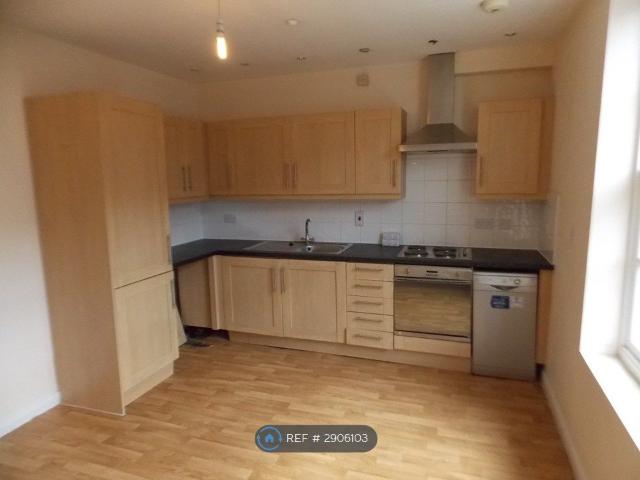 Merchants Court, Bedford MK42, 2 bed flat to rent, £1,200 pcm | PrimeLocation
