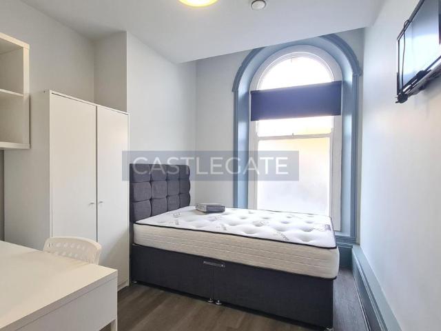 Merchants Hall, St George Square, Huddersfield HD1, Room to rent, £425 pcm | PrimeLocation