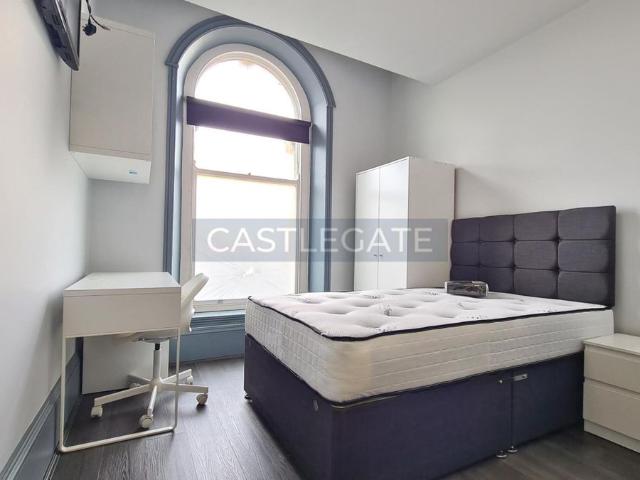 Merchants Hall, St George Square, Huddersfield HD1, Room to rent, £475 pcm | PrimeLocation