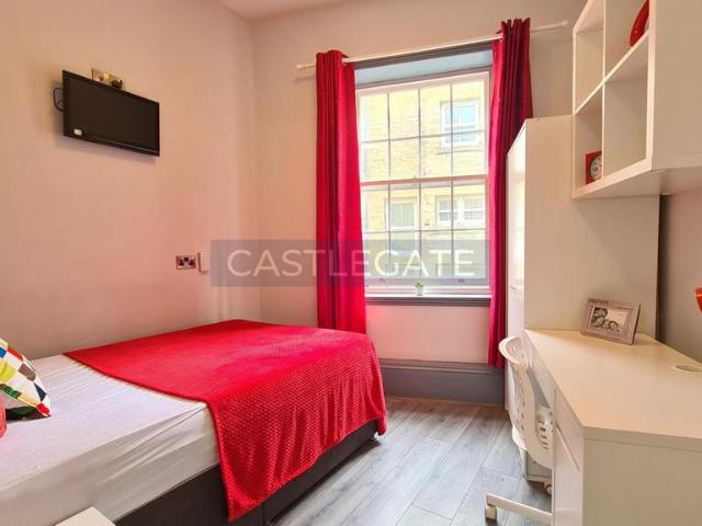 Merchants Hall, St George Square. 1 bed in a flat share to rent £450 pcm £104 pw