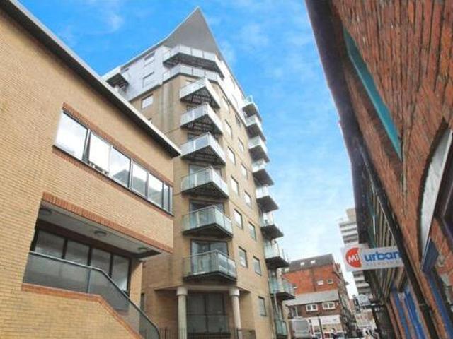 Merchants Place, Reading, 2 Bedroom Apartment