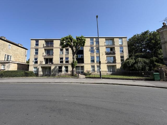 Merchants Road, Clifton 2 bed apartment to rent £1,600 pcm £369 pw