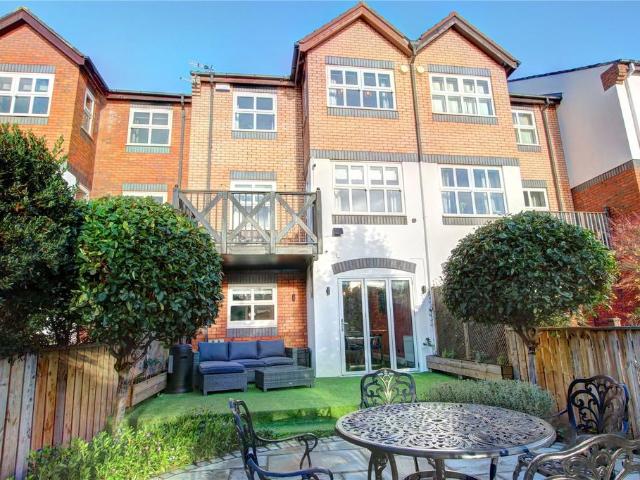 Merchants Wharf, St Peter's Basin. 3 bed terraced house to rent £1,795 pcm £414 pw