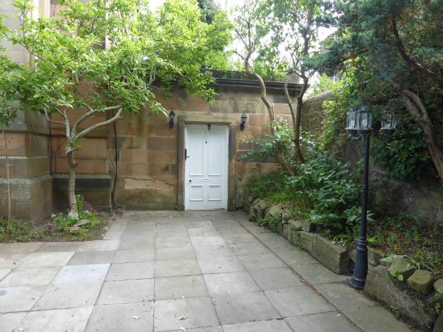 Merchiston Avenue, Merchiston, Edinburgh EH10, 5 bed flat to rent, £4,000 pcm | PrimeLocation