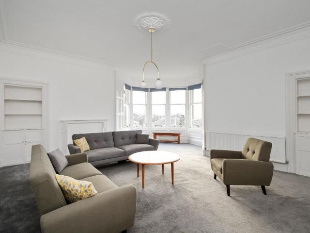 Merchiston Crescent, Merchiston. 4 bed flat to rent £2,900 pcm £669 pw