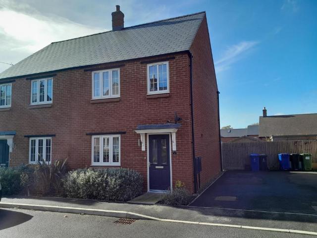 Mercian Close, Towcester NN12 3 bed semi detached house to rent £1,495 pcm £345 pw