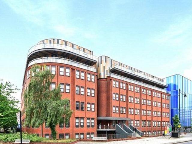 Mercury Gardens, Romford, RM1