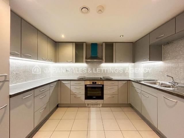 Mercury House, Ealing 3 bed flat to rent £3,000 pcm £692 pw
