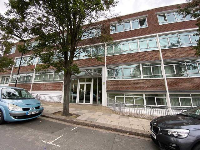 Mercury House, Heathcroft, Ealing W5, 2 bed flat to rent, £2,500 pcm | PrimeLocation