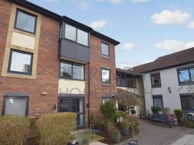 Mere Court, Knutsford, 2 Bedroom Flat
