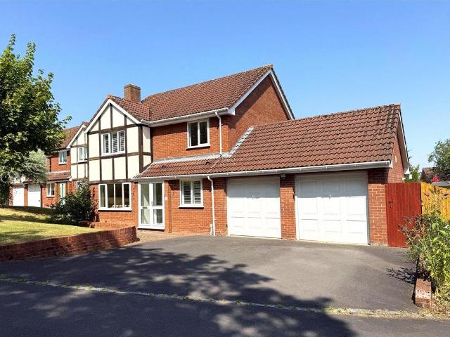 Mere Green Court, Shrewsbury. 4 bed detached house to rent £1,850 pcm £427 pw