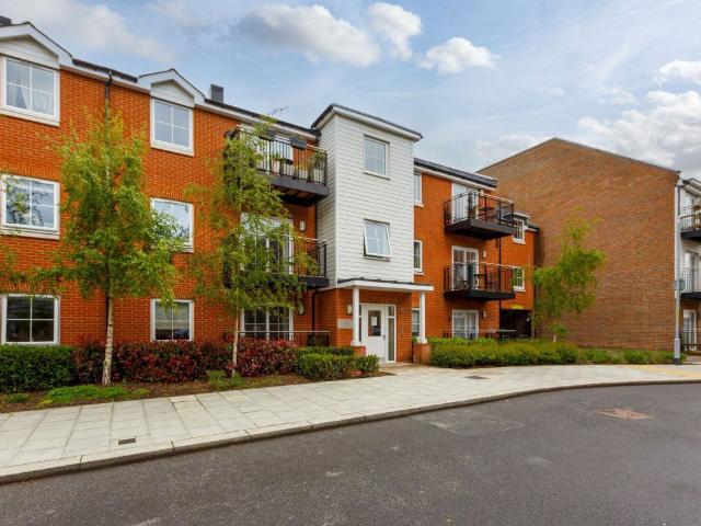 Mere Road, Dunton Green TN14, 2 bed flat to rent, £1,750 pcm | PrimeLocation