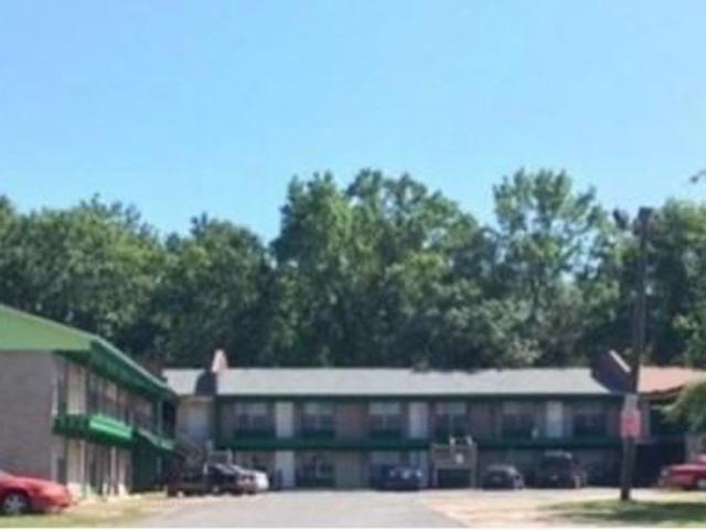 Meredith Manor Apt 2 Bedroom Apartment for Rent at 2214 Catalpa Ave, Pascagoula, MS 39567