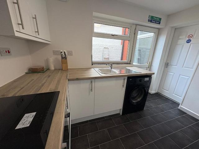 Meredith Street, Liverpool L19, Room to rent, £500 pcm | PrimeLocation
