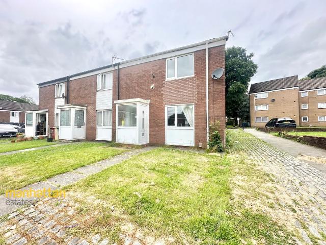 Merehall Close, Merehall, Bolton BL1, 2 bed end terrace house to rent, £900 pcm | PrimeLocation