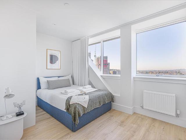 Merevale House 1a, Olympic Way HA9 3 bed apartment to rent £3,000 pcm £692 pw