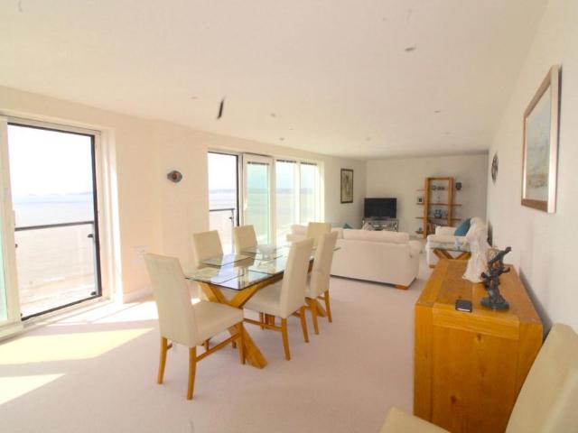 Meridian Tower 19th Floor 2 bed apartment to rent £2,000 pcm £462 pw