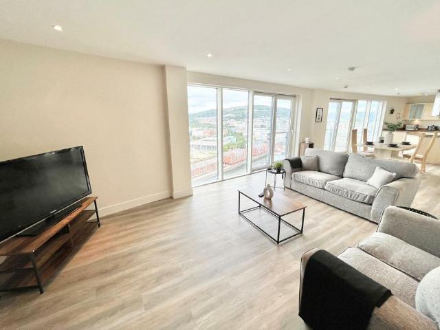 Meridian Tower, Maritime Quarter. 2 bed apartment to rent £2,000 pcm £462 pw