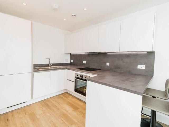 Meridian Way, Southampton SO14, 1 bed flat to rent, £1,300 pcm | PrimeLocation