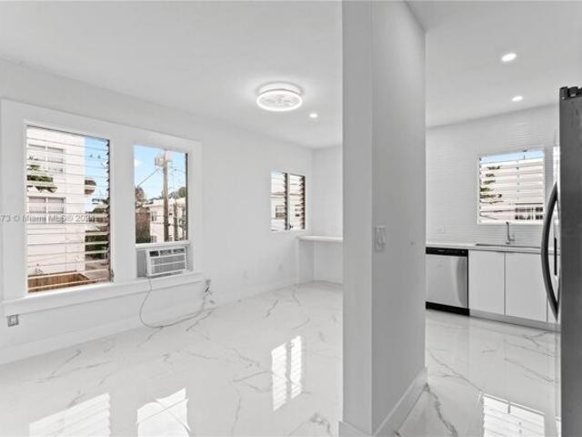 Meridian Ave Apt D, Miami Beach, Condo For Sale