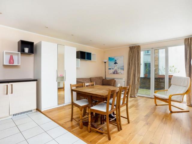 Meridian Court, Bermondsey, SE16 Studio to rent £1,750 pcm £404 pw