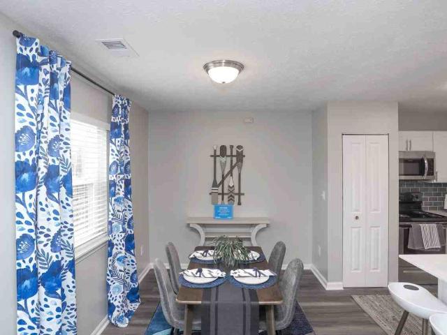 Meridian Court South 1 Bedroom Apartment for Rent at 7266 Lockwood Ln, Indianapolis, IN 46217 Linden Wood