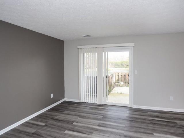 Meridian Court South 1 Bedroom Apartment for Rent at 7266 Lockwood Ln, Indianapolis, IN 46217 Linden Wood
