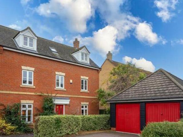 Meridian Close, Hardwick, 5 Bedroom Detached